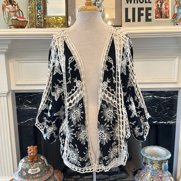 Ember | Kimonos & Yukatas | Nwt Ember Blackcream Embroidered Kimono Top ...